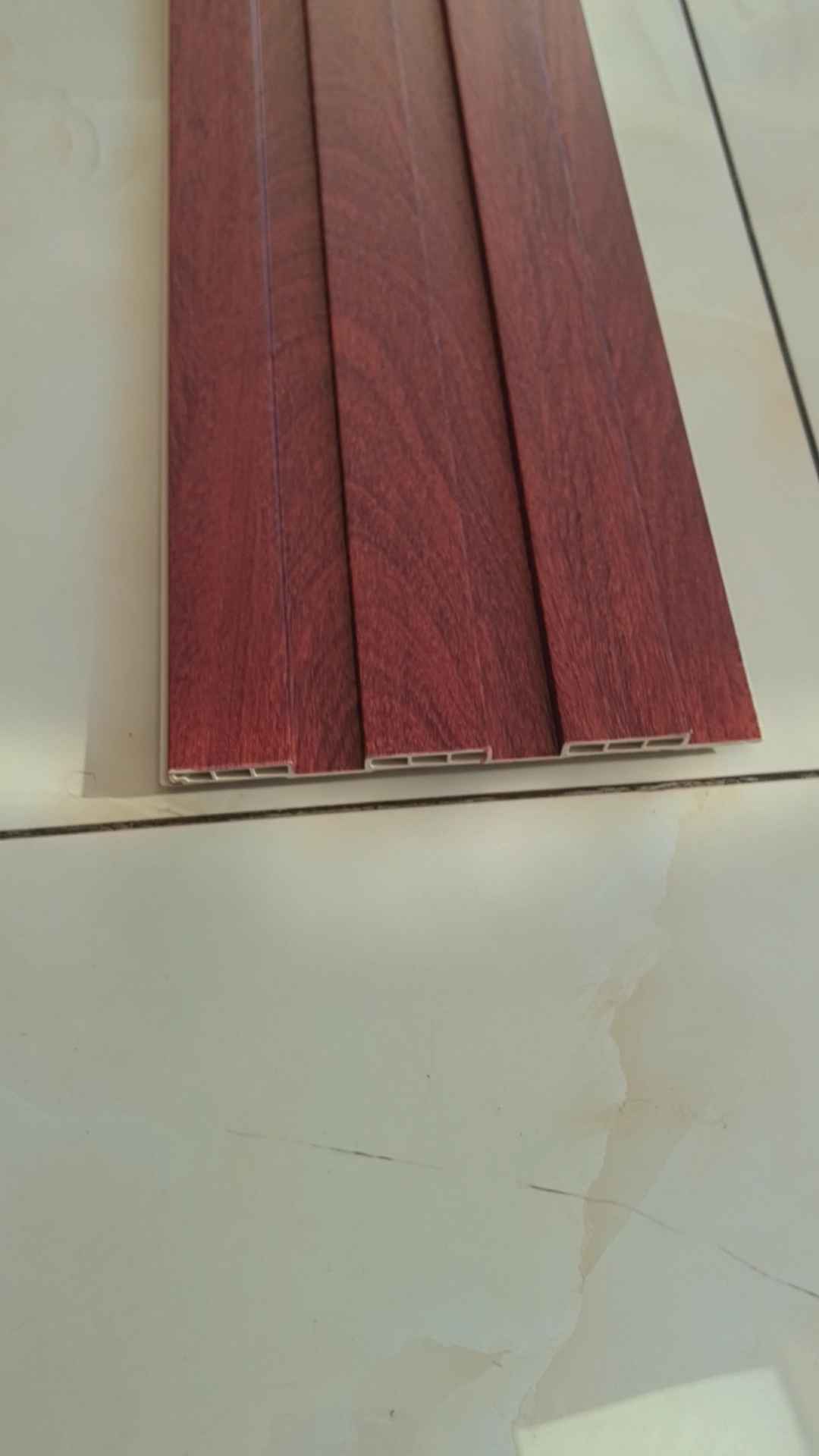 WALL PANELS TEAK- Astonishing Durability at Chantier du Nord